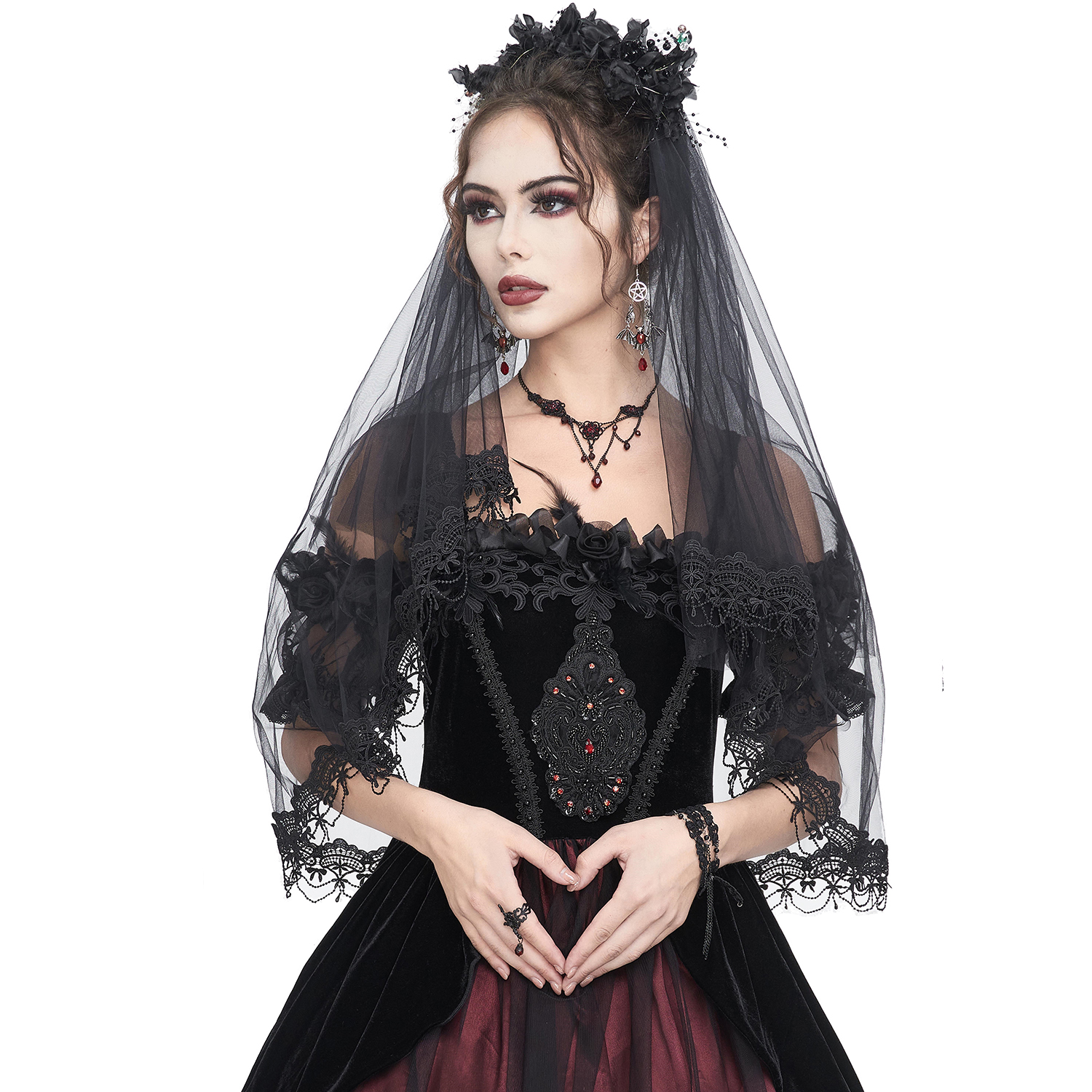 Black 'Liuva' Gothic Wedding Veil by Eva Lady • The Dark Store™
